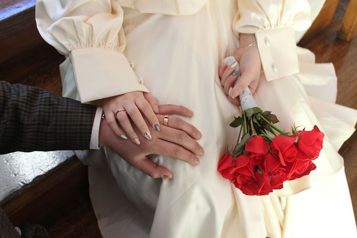 Five Ways to Help an Unbelieving Spouse | Human Life Intl